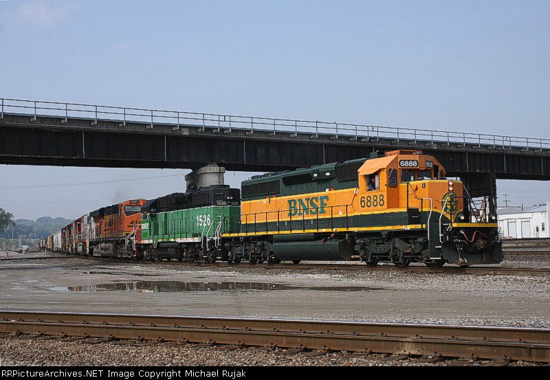 BNSF 6888
